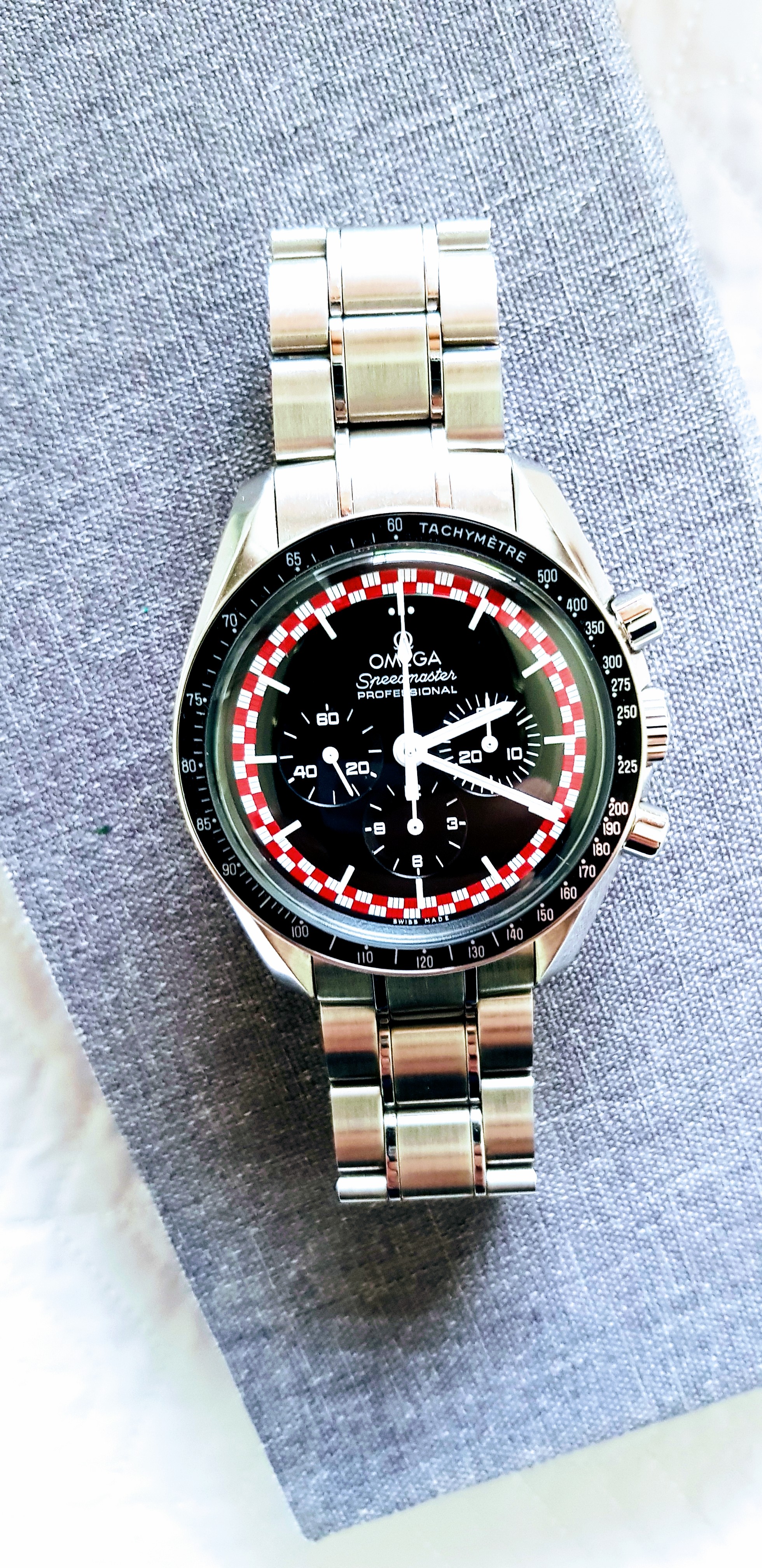 Omega Speedmaster Tintin - JRoWatches